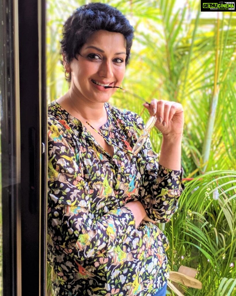 Sonali Bendre Instagram – Books never fail to amaze me – they help us ...