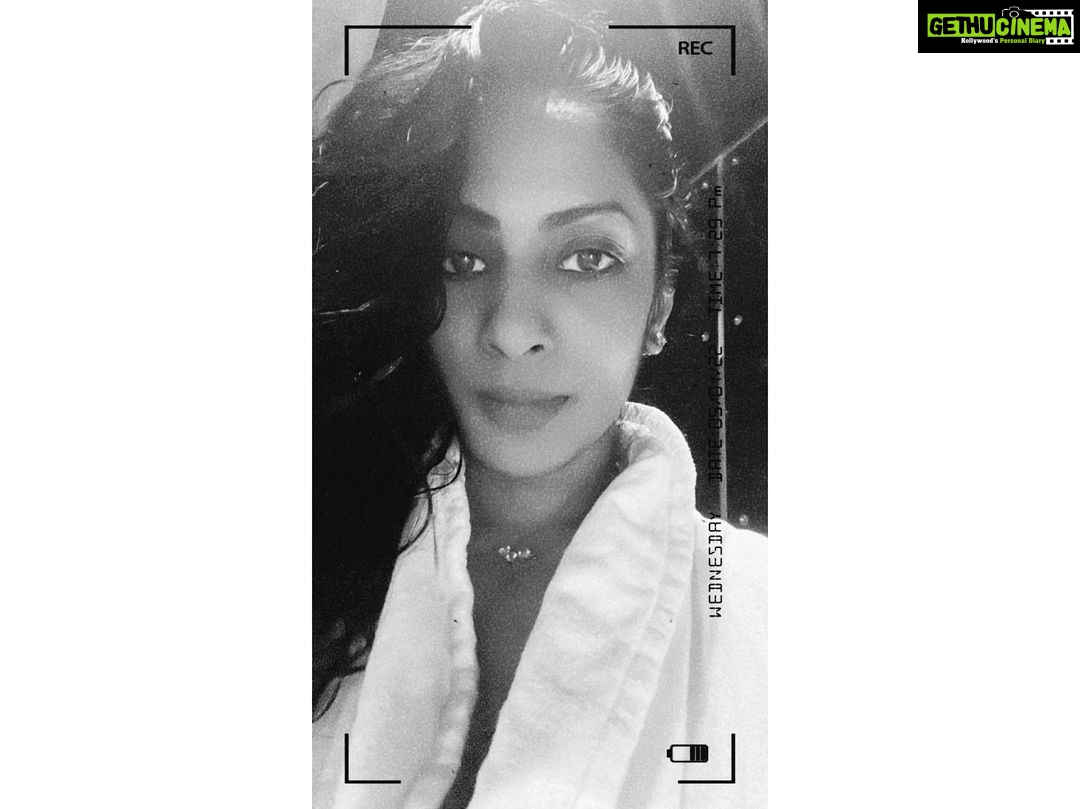 Actress Sriya Reddy HD Instagram Photos and Wallpapers April 2022 ...