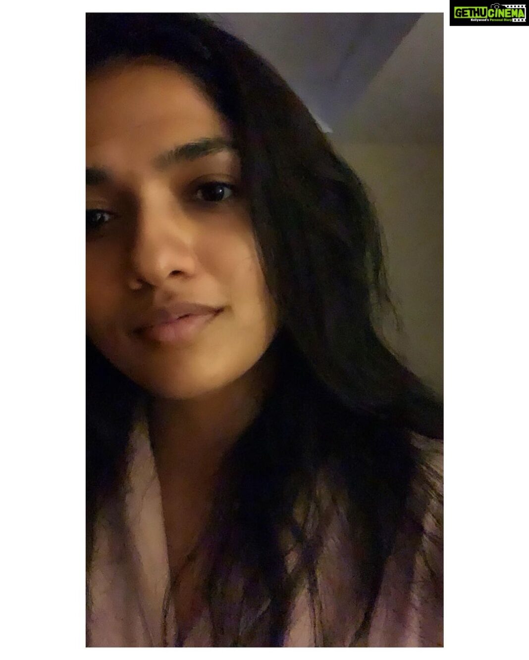 Actress Sunaina Instagram Photos and Posts October 2021 - Gethu Cinema