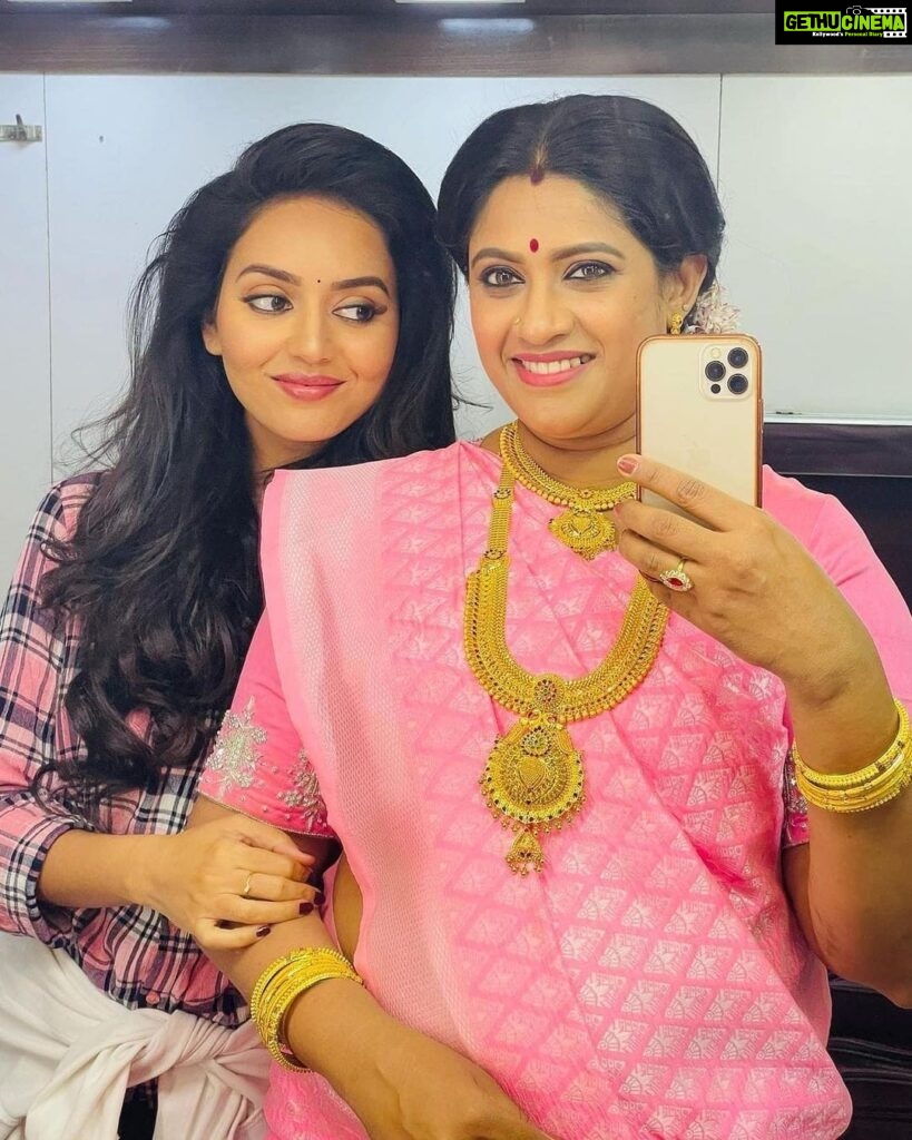 Actress Vidhya HD Photos and Wallpapers December 2021 | Gethu Cinema