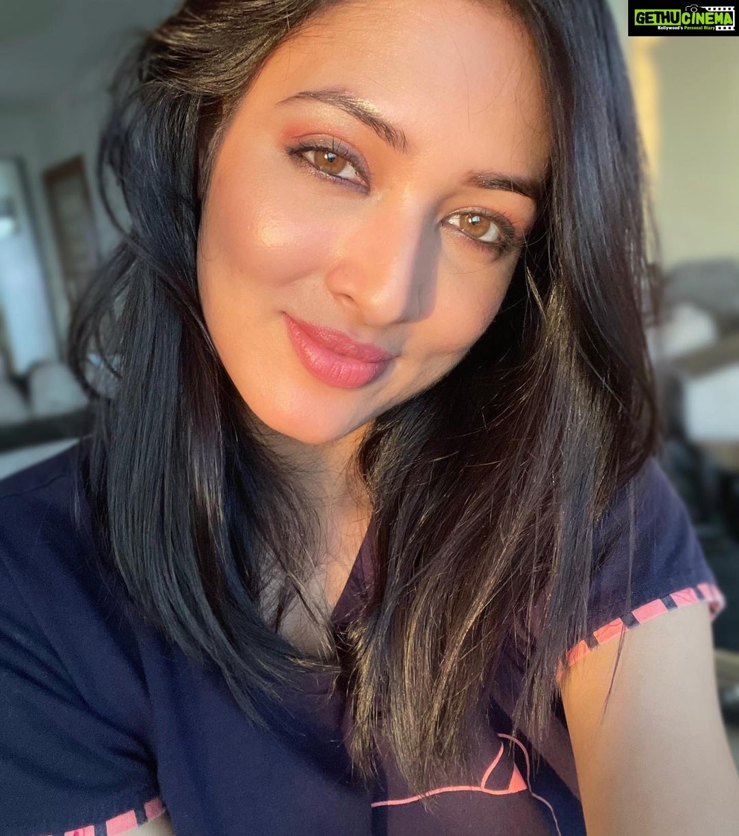 Actress Vidisha Instagram Photos and Posts April 2021 - Gethu Cinema