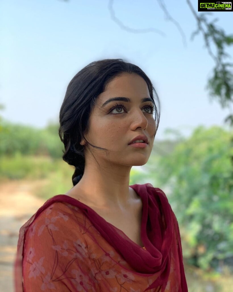 Wamiqa Gabbi Instagram - ਜੀ ਚਾਹੇ ਪੰਛੀ ਹੋ ਜਾਵਾਂ, ਓੱਡਦਾ ਜਾਵਾਂ, ਗਾਉਂਦਾ ...
