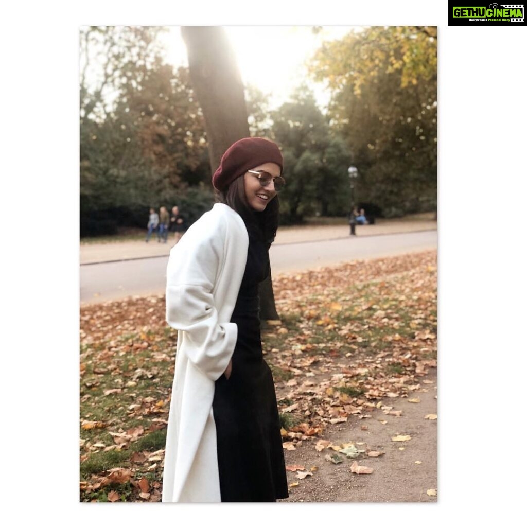 Wamiqa Gabbi Instagram - Them- You are an ACTRESS!! Don’t eat this ...