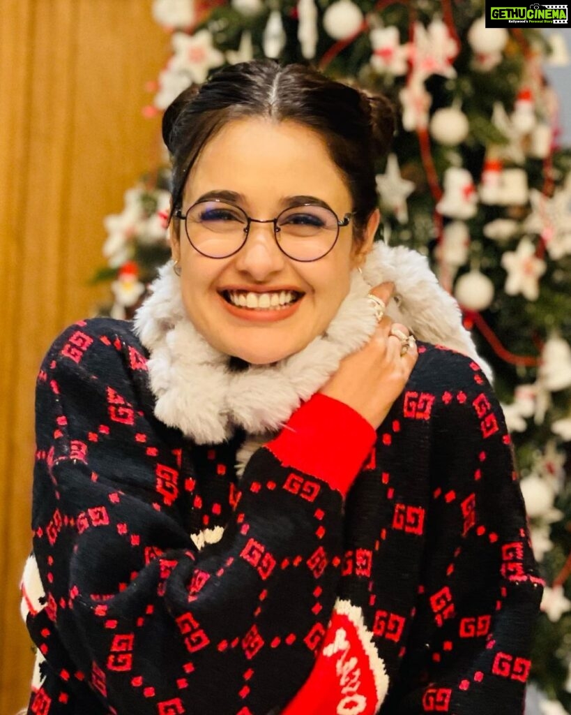 Yuvika Chaudhary Instagram – 🖤. #us . #yuvikachaudhary #princenarula # ...