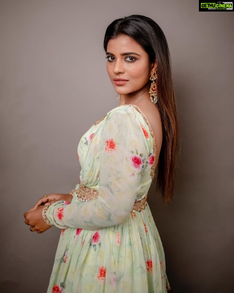 Actress Aishwarya Rajesh HD Instagram Photos and Wallpapers August 2021 ...