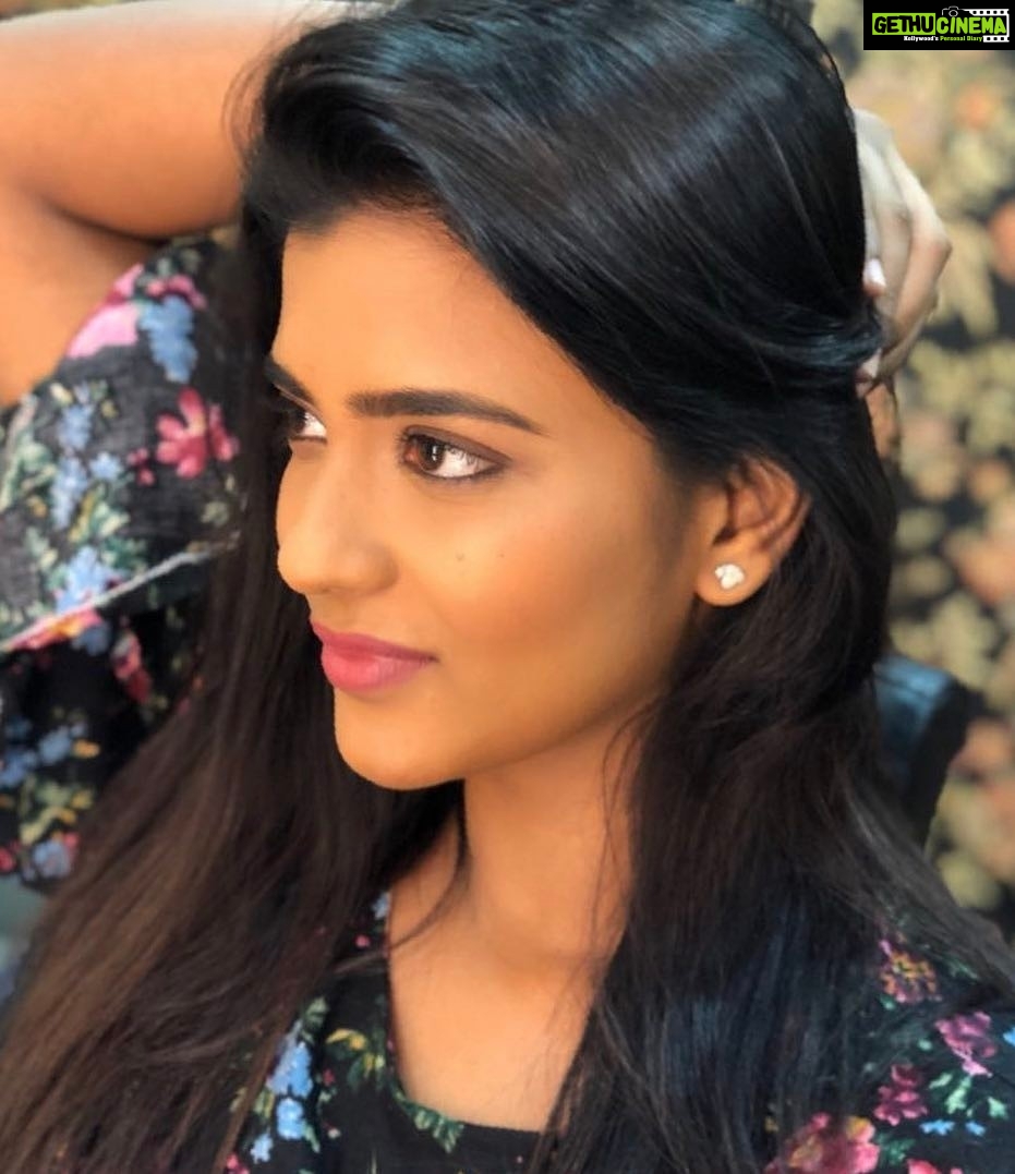 Actress Aishwarya Rajesh HD Instagram Photos and Wallpapers September ...