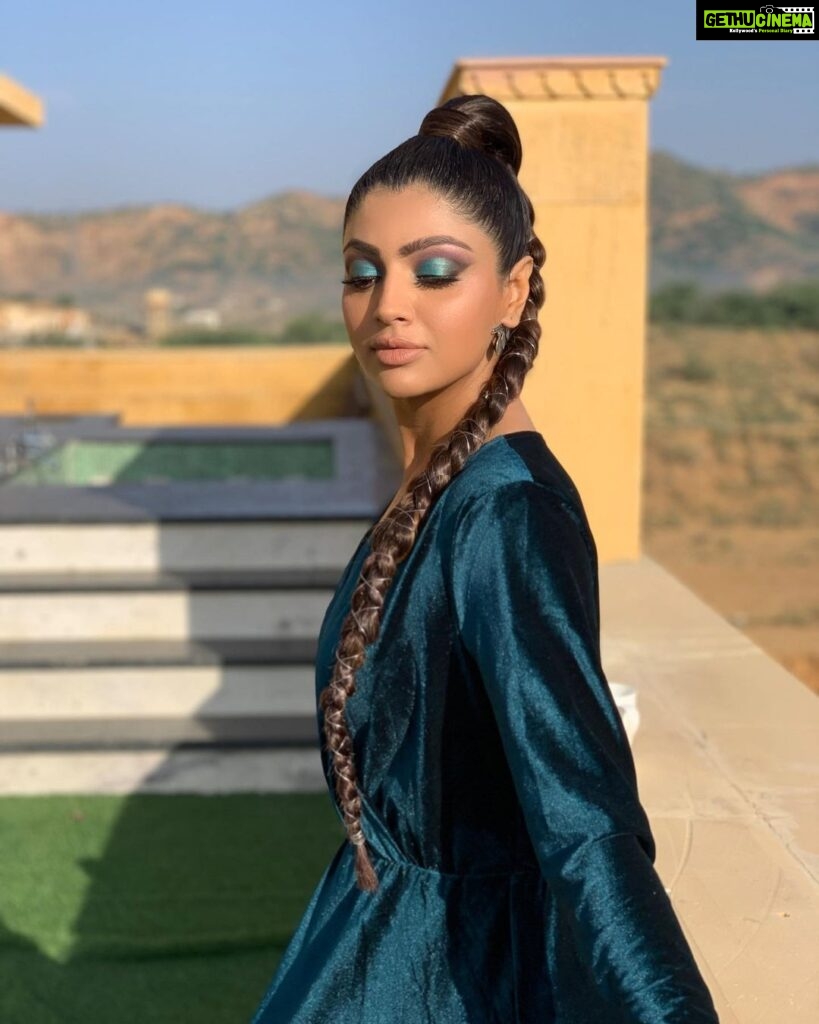 Actress Akanksha Puri HD Instagram Photos and Wallpapers January 2022 ...