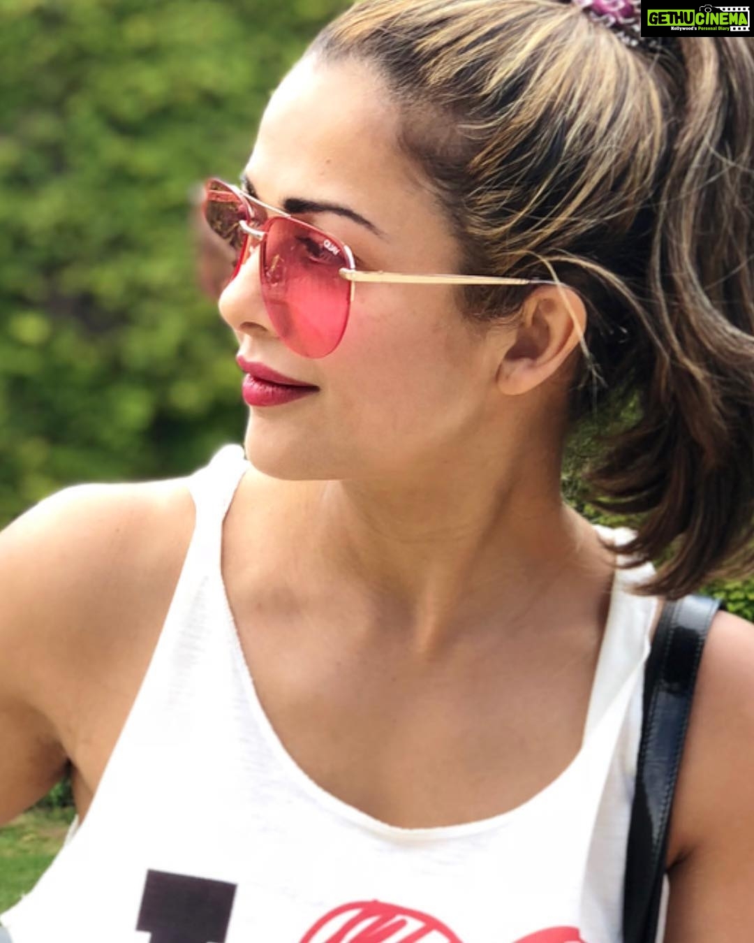Amrita Arora Instagram – Rose tinted glasses 😎 | Gethu Cinema
