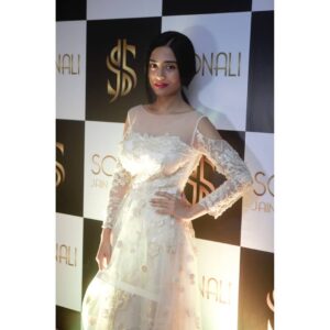 Amrita Rao Instagram – Dose Of Pose 😋 | Gethu Cinema