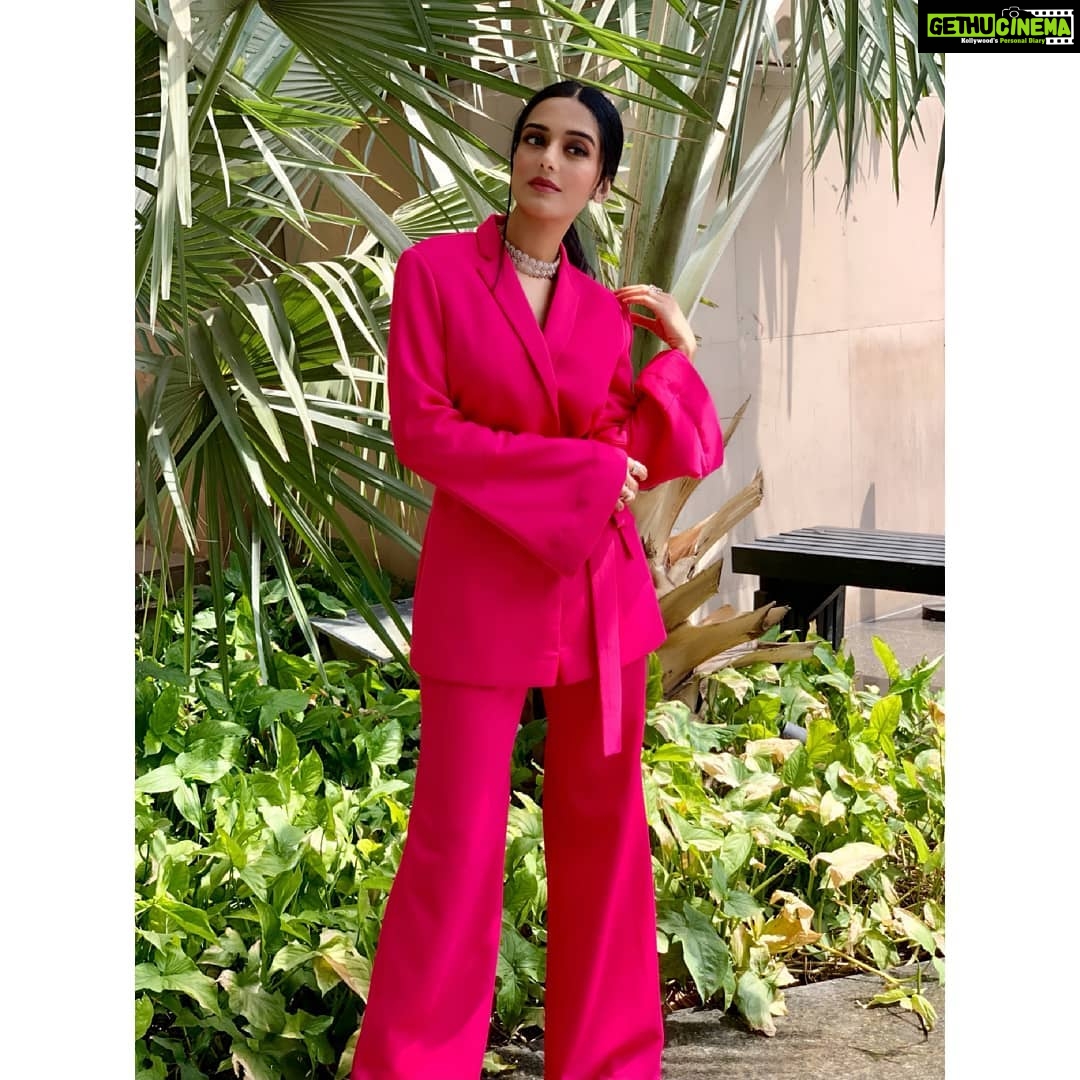 Amrita Rao Instagram – 💗At India’s Most Prominent Jewels Award Outfit ...