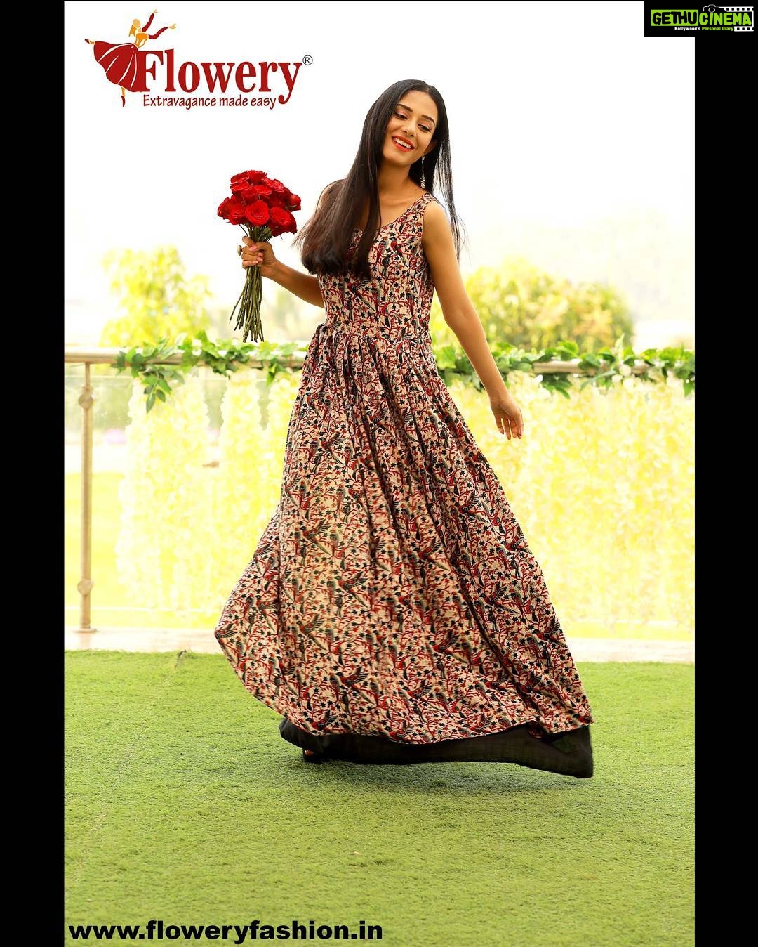 Amrita Rao Instagram – Endorsement : Flowery Fashion Wishing U A Very ...