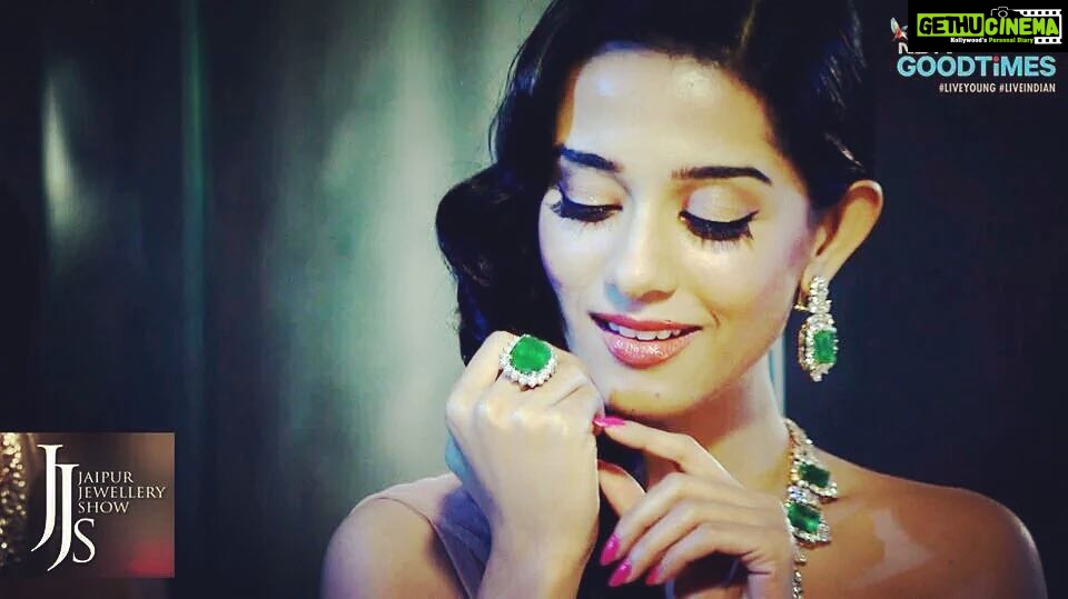 Amrita Rao Instagram – THE JAIPUR JEWELLERY SHOW : In association with ...