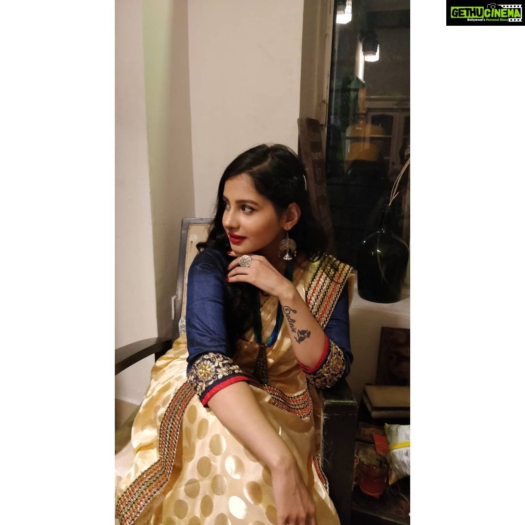 Angana Roy Instagram - Saptami te Saree hobe na? 📷@ayan.bhattacharjee_ #indianlook # ...