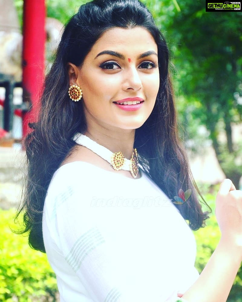 Actress Anisha Ambrose HD Photos and Wallpapers October 2019 - Gethu Cinema