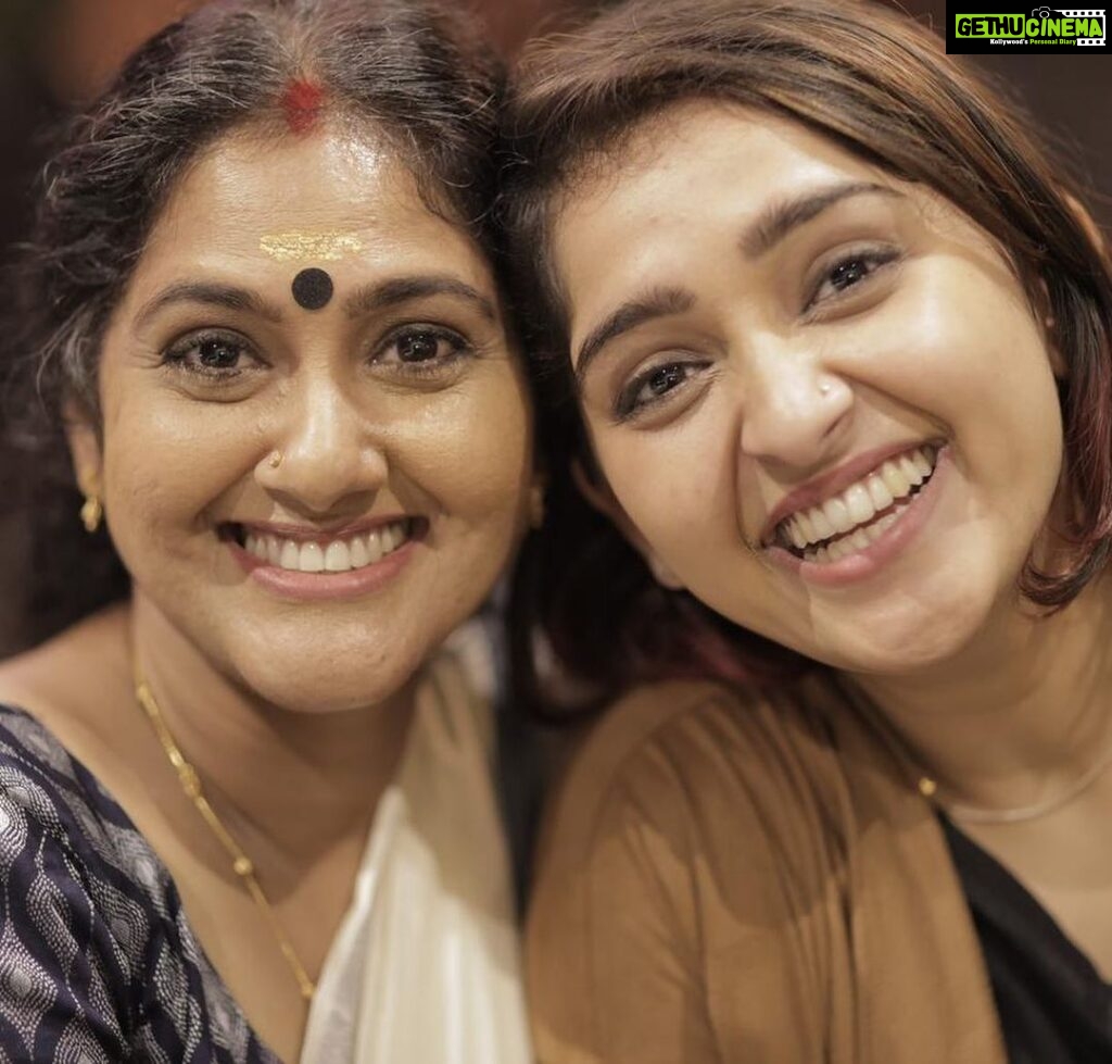 Actress Anju Aravind HD Instagram Photos and Wallpapers December 2021 ...