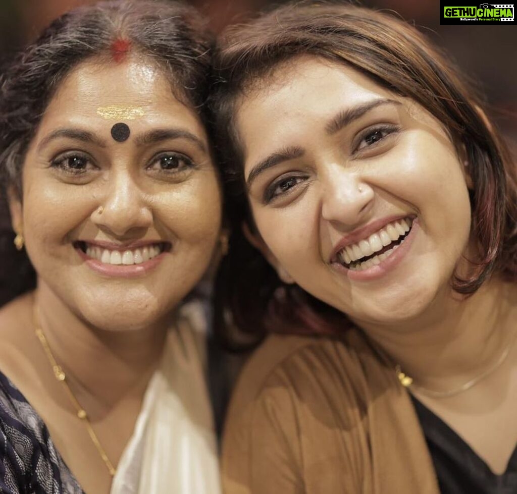 Actress Anju Aravind HD Instagram Photos and Wallpapers December 2021 ...