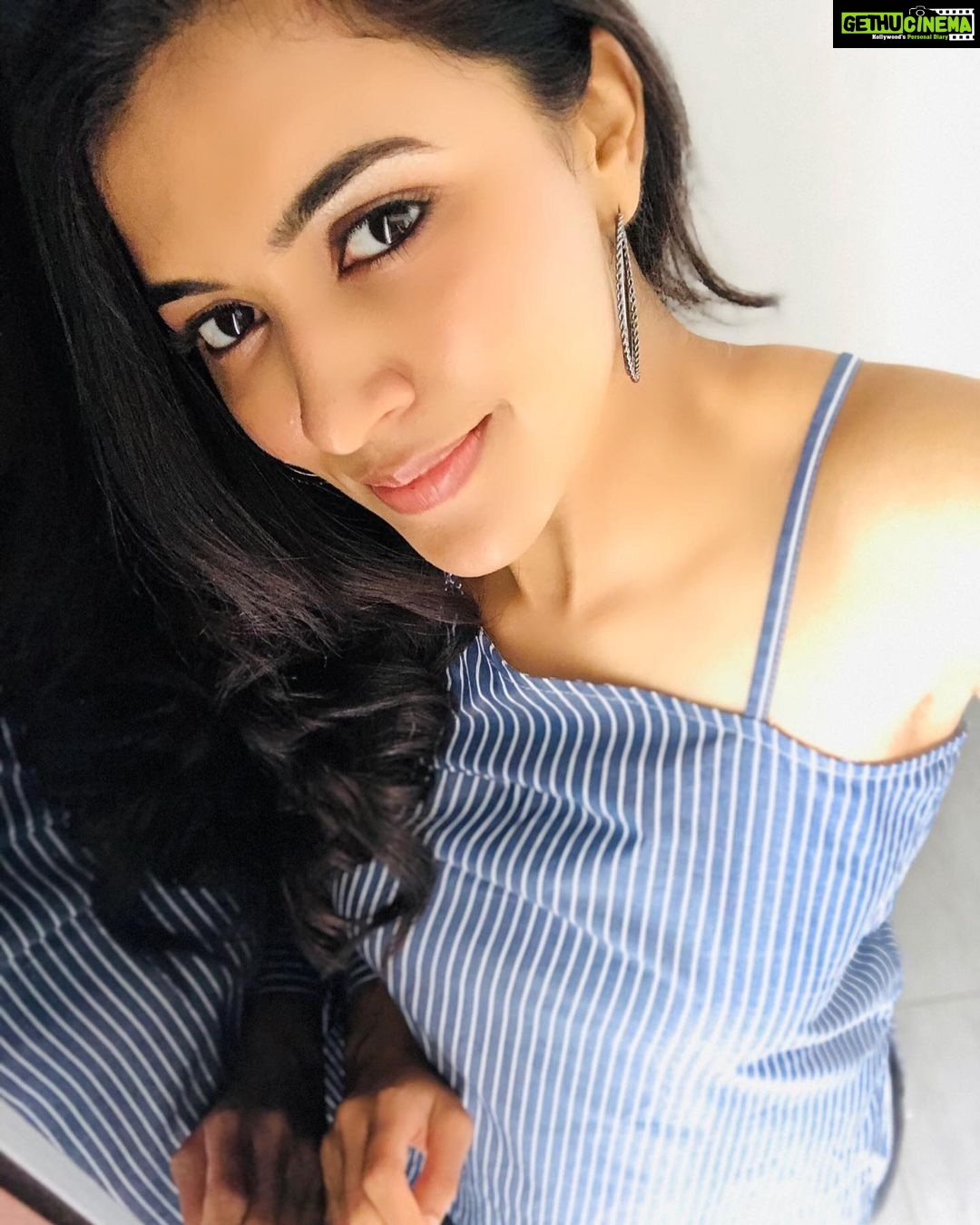 Anju Kurian Instagram – Happiness is an inside job 😻😻😻 | Gethu Cinema