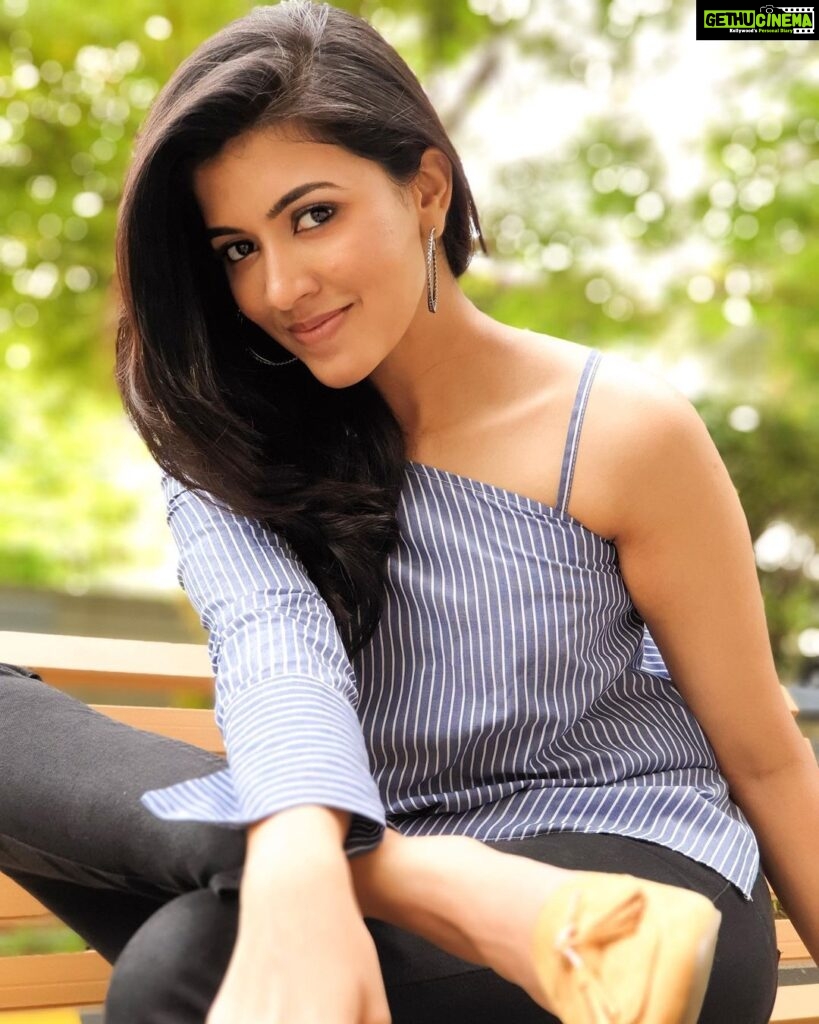 Anju Kurian Instagram - #selfieday . . 💄- @g_kaur21 - Gethu Cinema