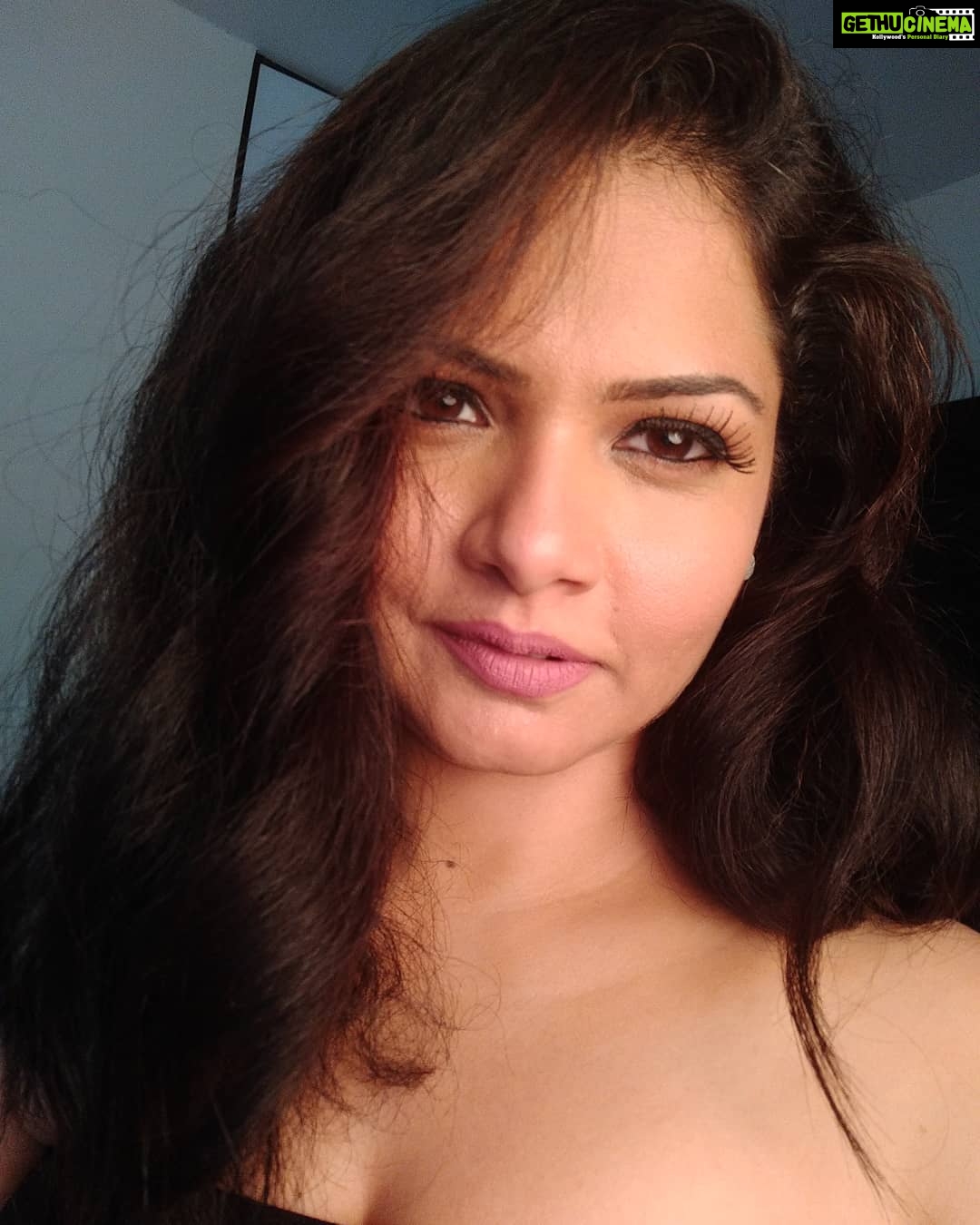 Actress Anuya Bhagvath HD Photos and Wallpapers August 2019 - Gethu Cinema