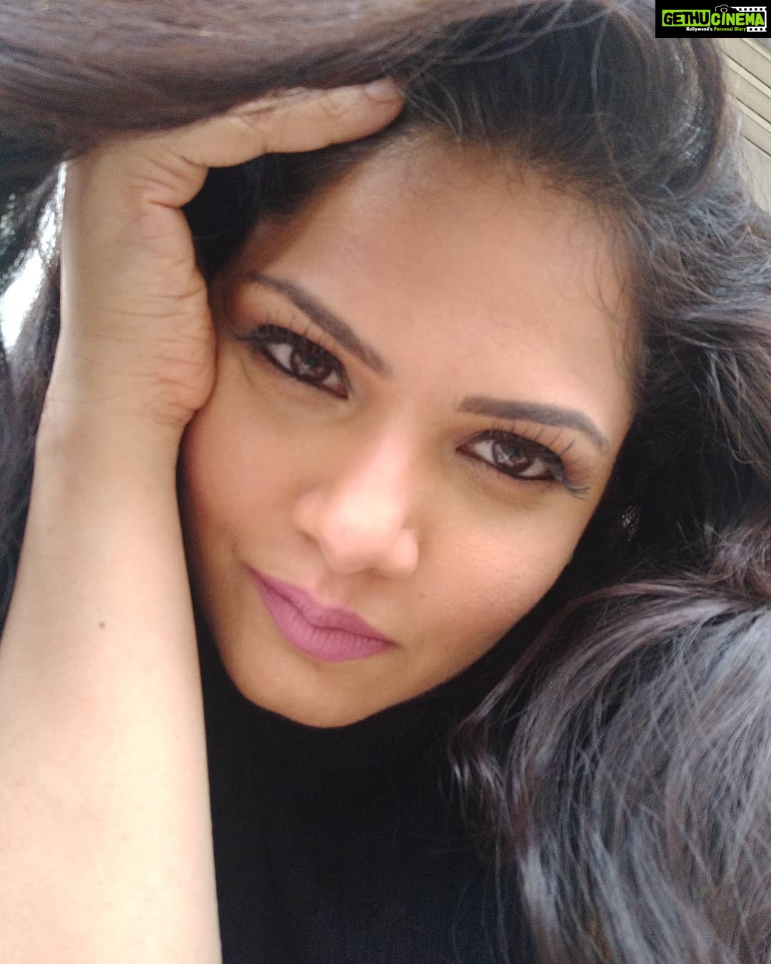 Actress Anuya Bhagvath HD Photos and Wallpapers August 2019 - Gethu Cinema