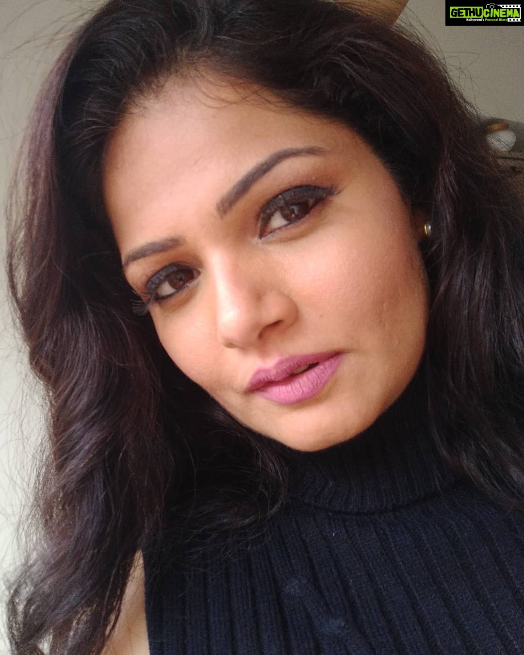 Actress Anuya Bhagvath HD Instagram Photos and Wallpapers August 2019 ...