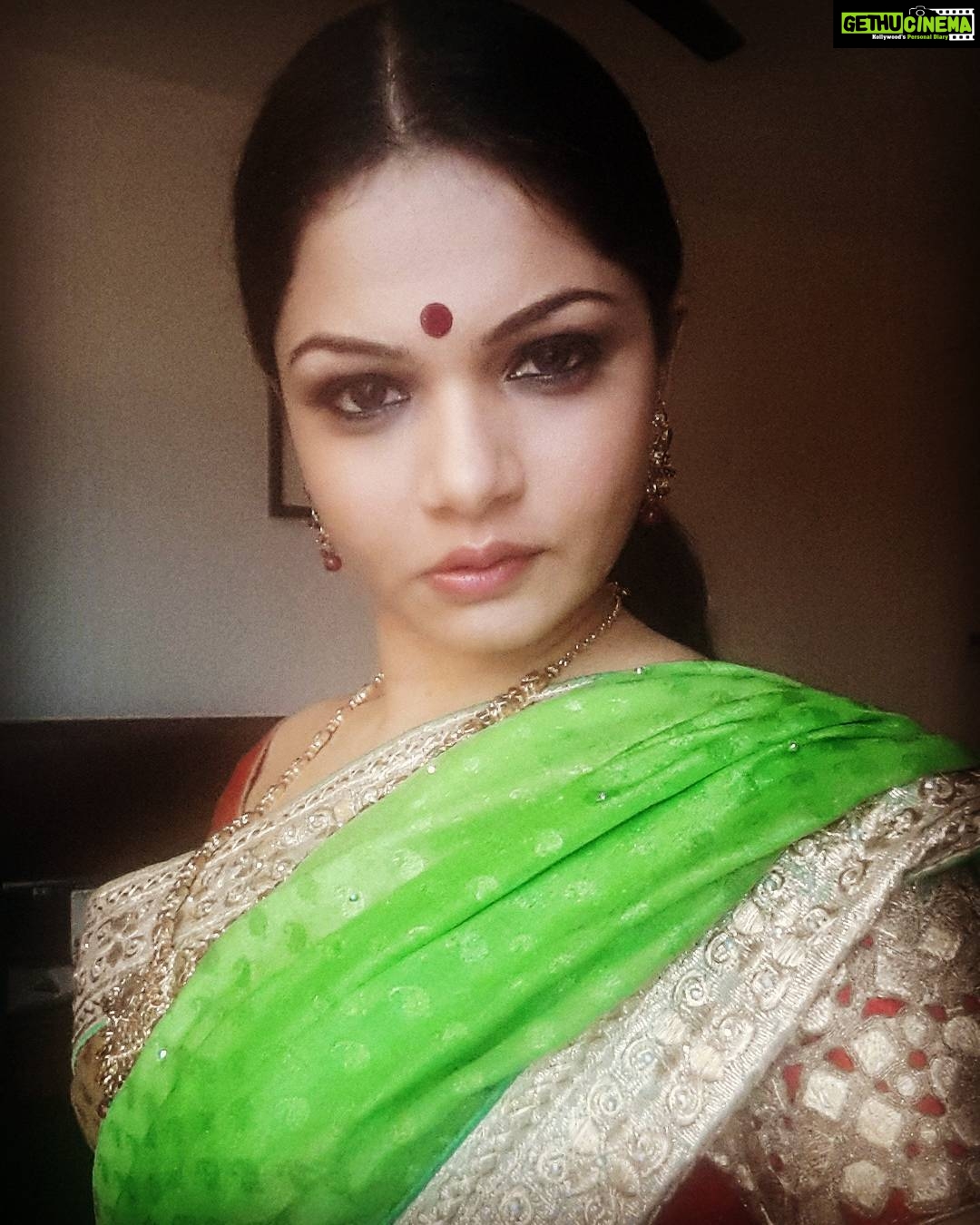 Actress Anuya Bhagvath HD Photos and Wallpapers August 2017 - Gethu Cinema