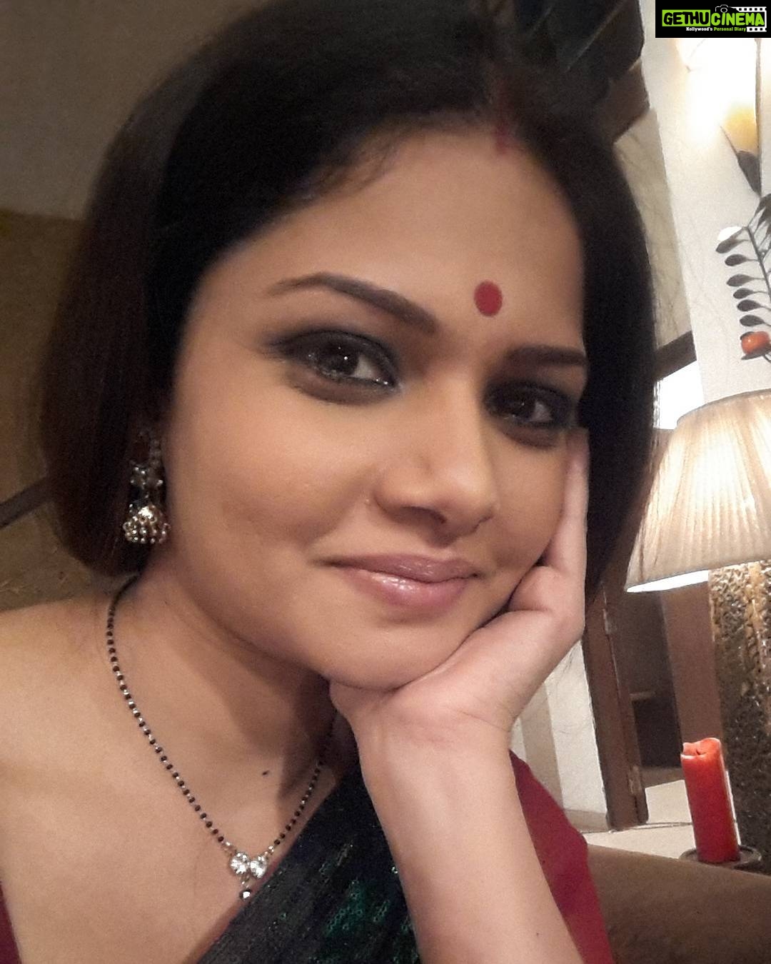 Actress Anuya Bhagvath HD Photos and Wallpapers January 2016 - Gethu Cinema