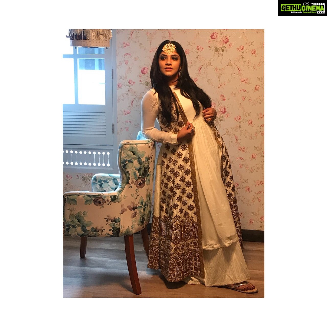 Aparna Balamurali Instagram – Costume and styling : @shemyofficial MUA ...