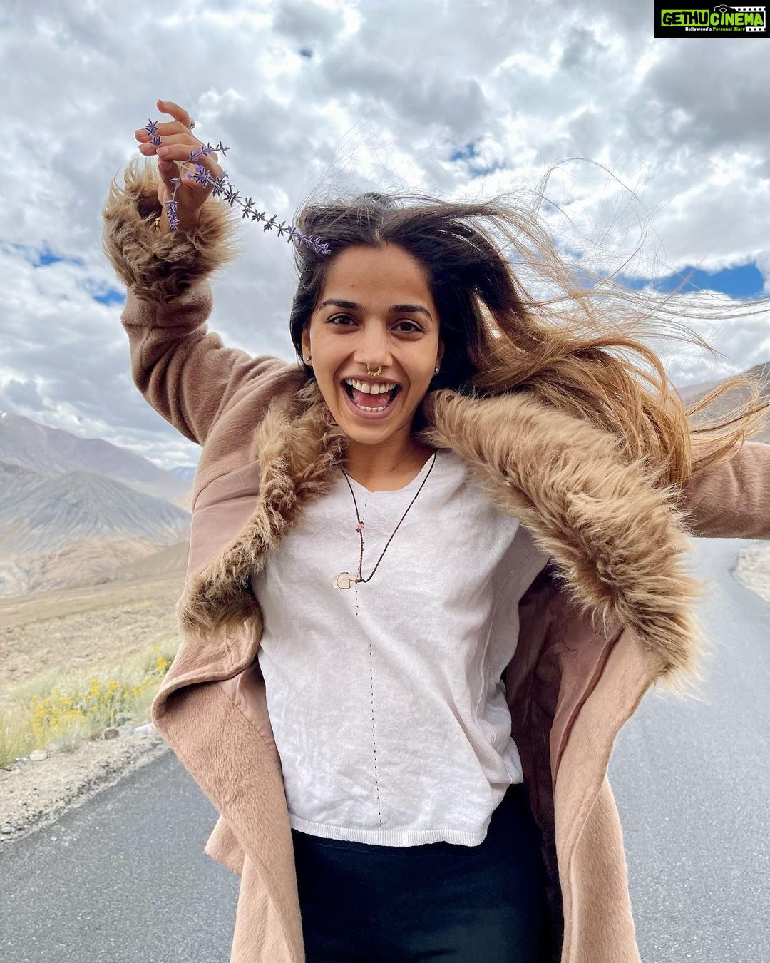 Aparnaa Bajpai Instagram – No photo dumps, just great photos😅 Ladakh ...