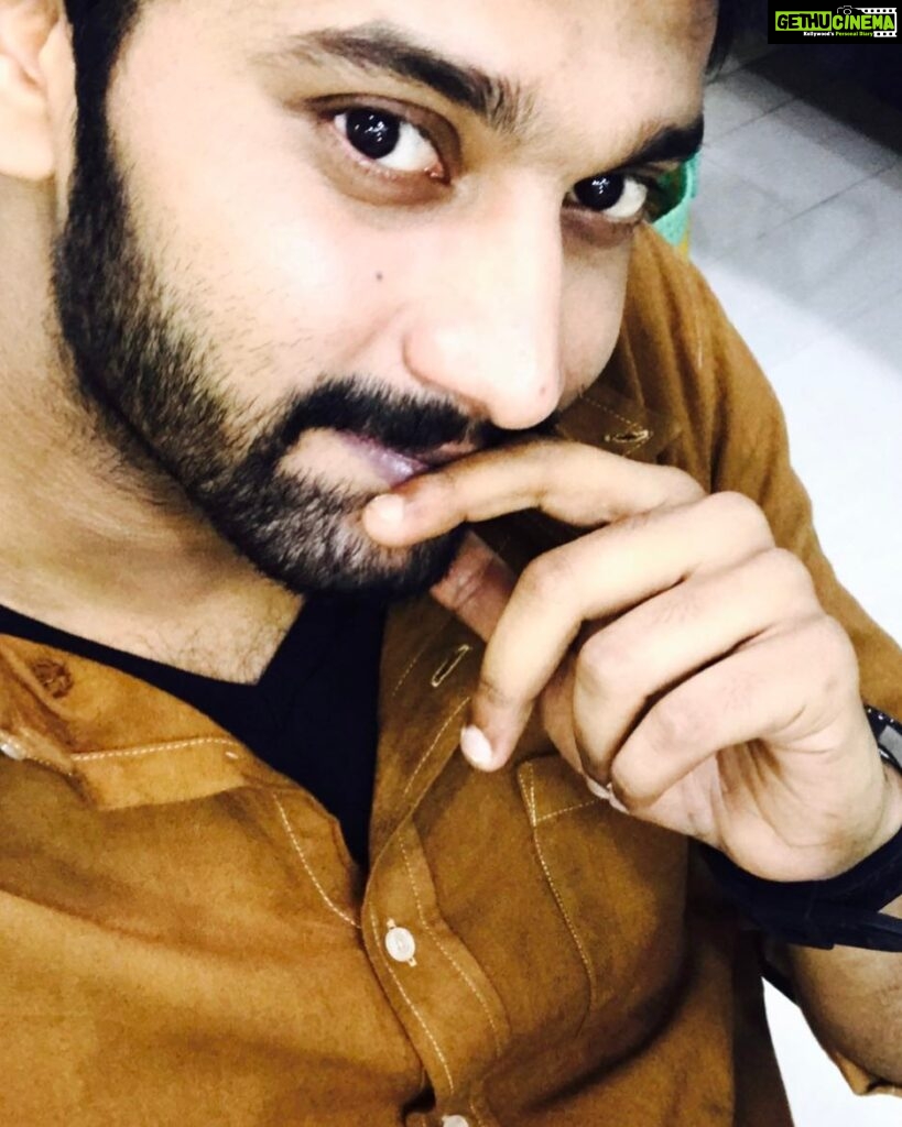 Actor Arulnithi HD Photos and Wallpapers April 2018 - Gethu Cinema