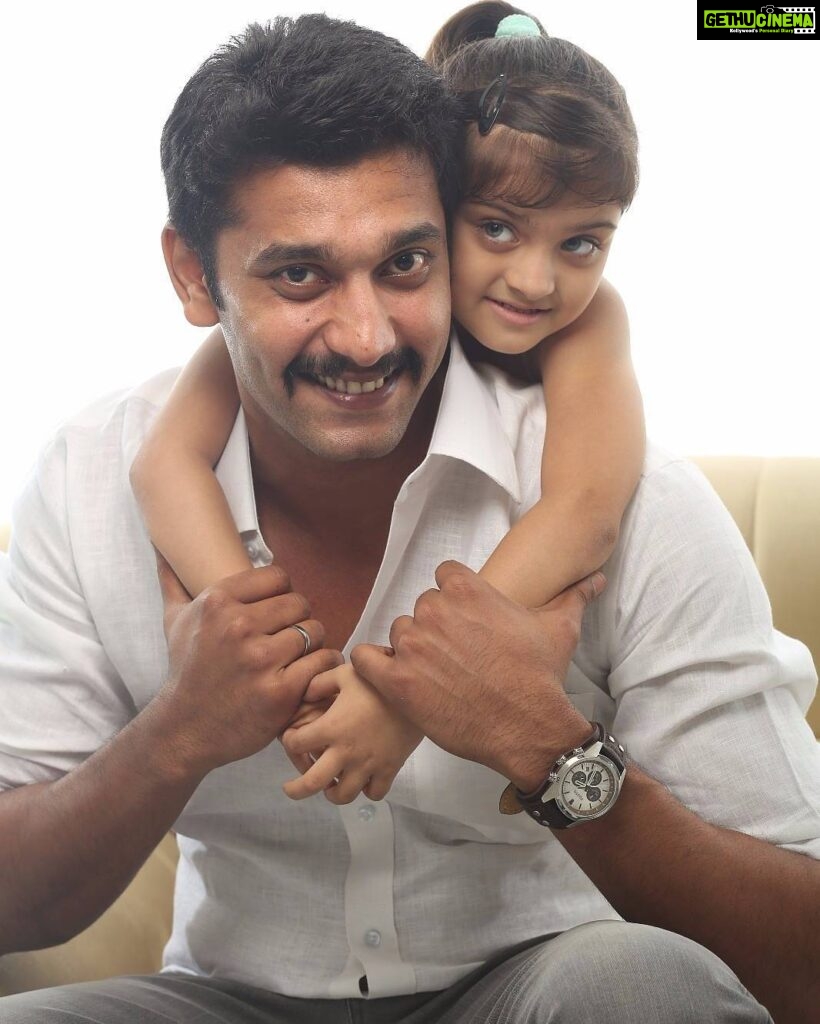 Actor Arulnithi HD Photos and Wallpapers February 2016 - Gethu Cinema