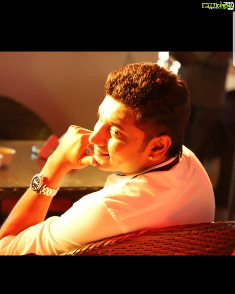 Actor Arulnithi HD Photos and Wallpapers April 2019 | Gethu Cinema