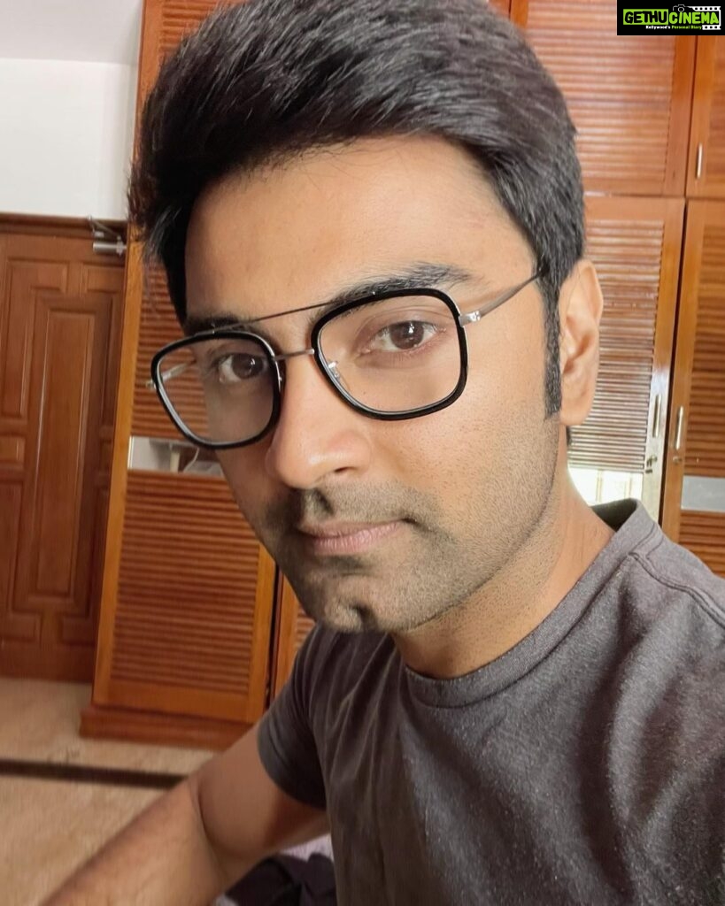 Actor Atharvaa HD Instagram Photos and Wallpapers September 2022 ...