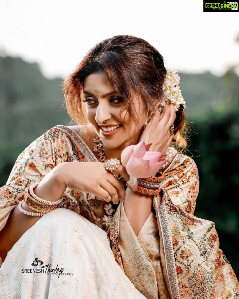 Actress Athmiya HD Photos and Wallpapers August 2021 - Gethu Cinema