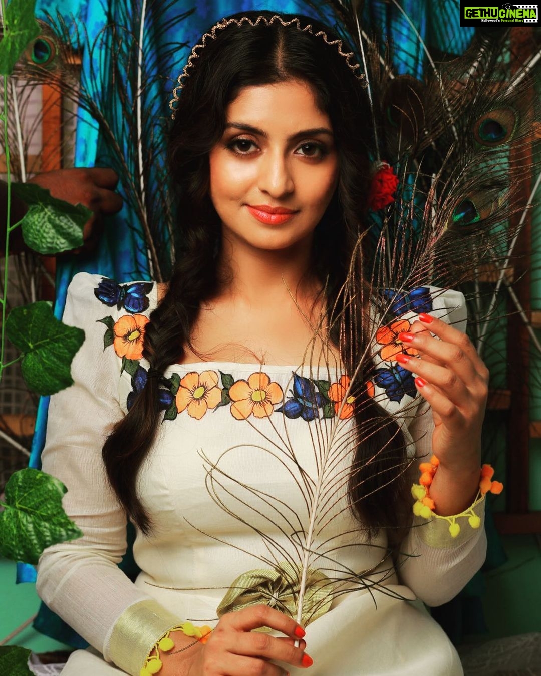 Athmiya Instagram – Happpy Onam in Advance dears… ️ ️ Felt fantastic 🥰 ...