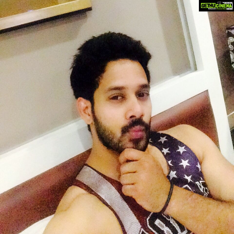 Bharath Instagram – Early mrng selfie !! Fresh day fresh start !!😃 | Gethu Cinema