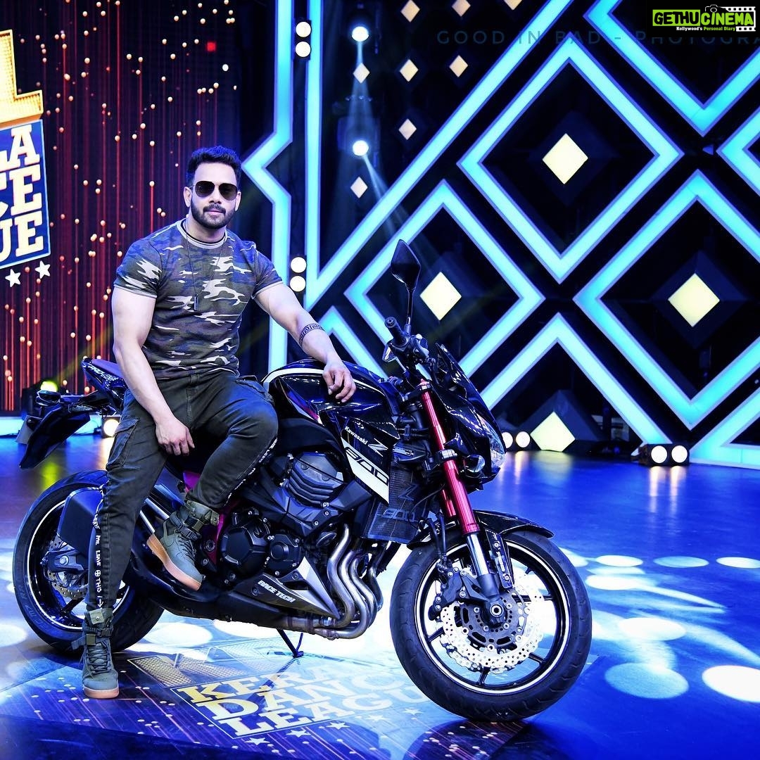 Bharath Instagram – Post shoot workout !! Job done !! Gn all😴😴😴 Trivandrum, India | Gethu Cinema