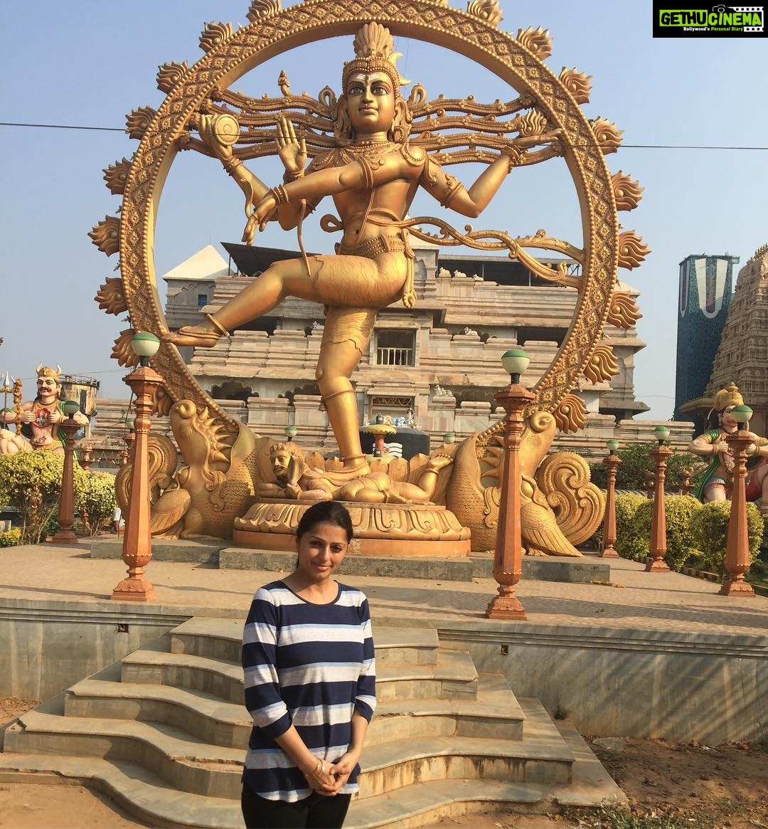 Bhumika Chawla Instagram – In Rajahmundry # what a beautiful small town ...