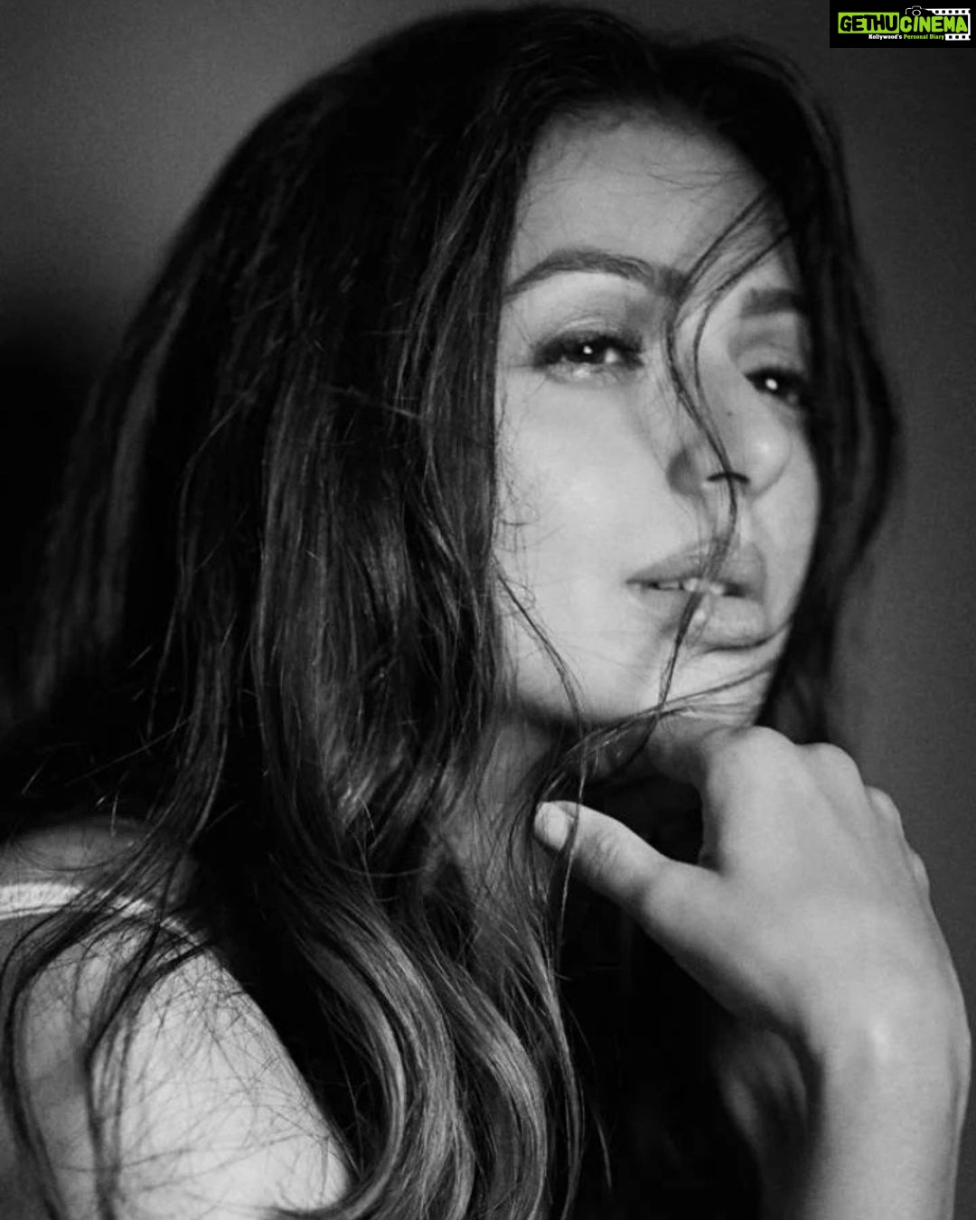 Bhumika Chawla Instagram – Surreal Ye Raat Hai Ya Teri Julfe Khuli Hui ...