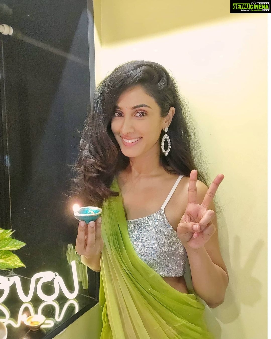 Actress Deepti Sati HD Photos and Wallpapers December 2020 - Gethu Cinema