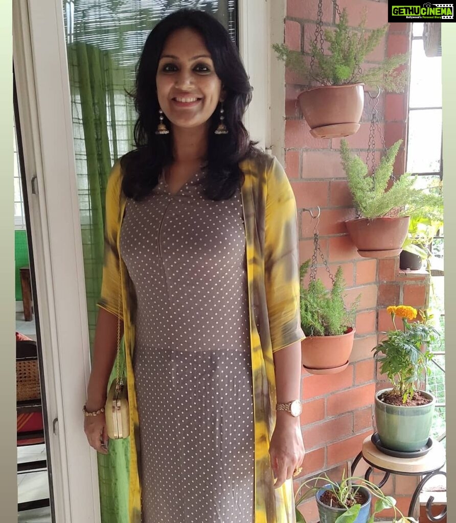 Devadarshini Instagram - Congrats radhika ma'am on your 'nadigavel selvi' title.. you're the ...