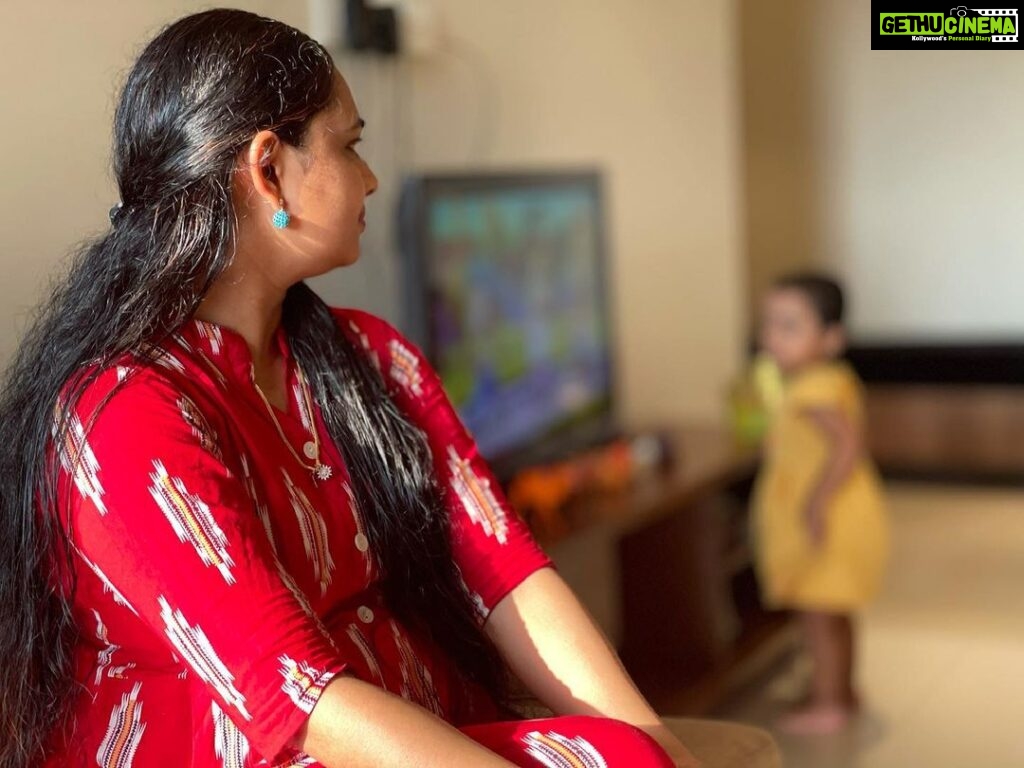 Actress Divya Padmini HD Photos and Wallpapers June 2021 - Gethu Cinema