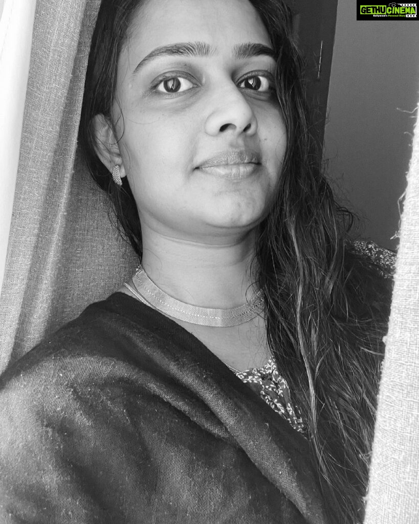 Actress Divya Padmini HD Photos and Wallpapers June 2021 - Gethu Cinema