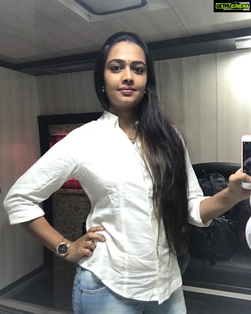 Divya Padmini Instagram - 🤡 - Gethu Cinema