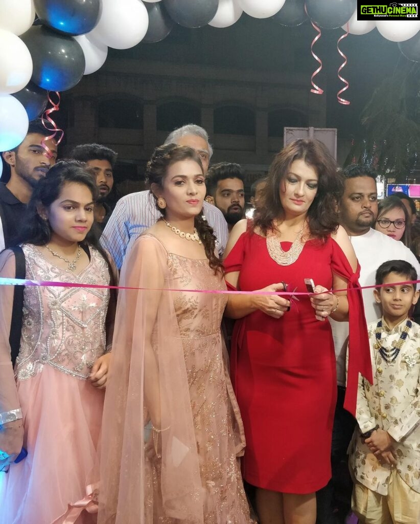 Actress Falguni Rajani HD Photos and Wallpapers February 2020 - Gethu ...