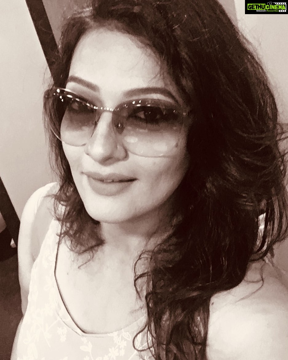 Actress Falguni Rajani HD Photos and Wallpapers August 2019 - Gethu Cinema