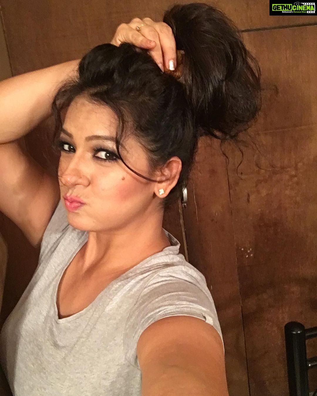 Actress Falguni Rajani HD Photos and Wallpapers August 2019 - Gethu Cinema