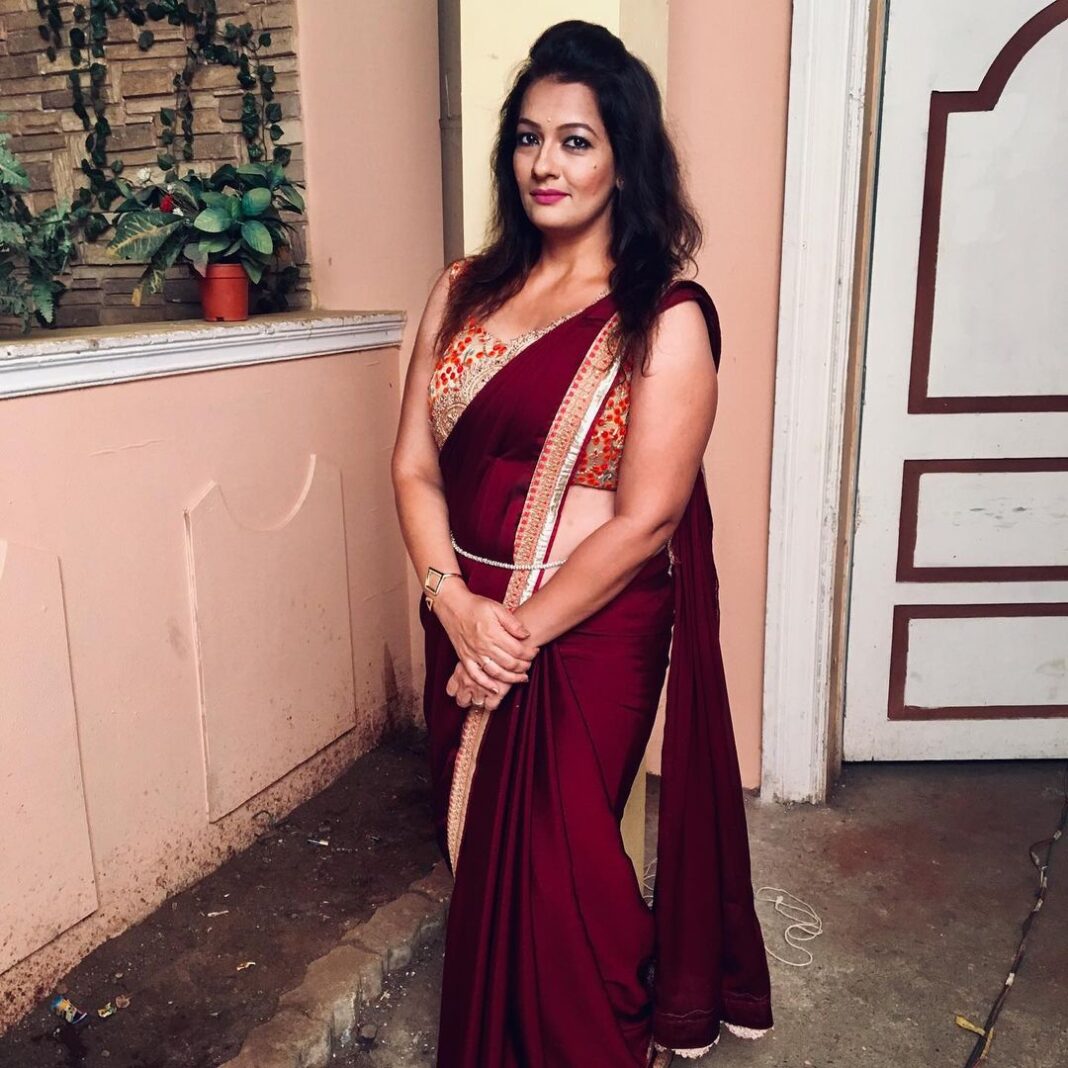 Actress Falguni Rajani HD Instagram Photos and Wallpapers August 2019 ...