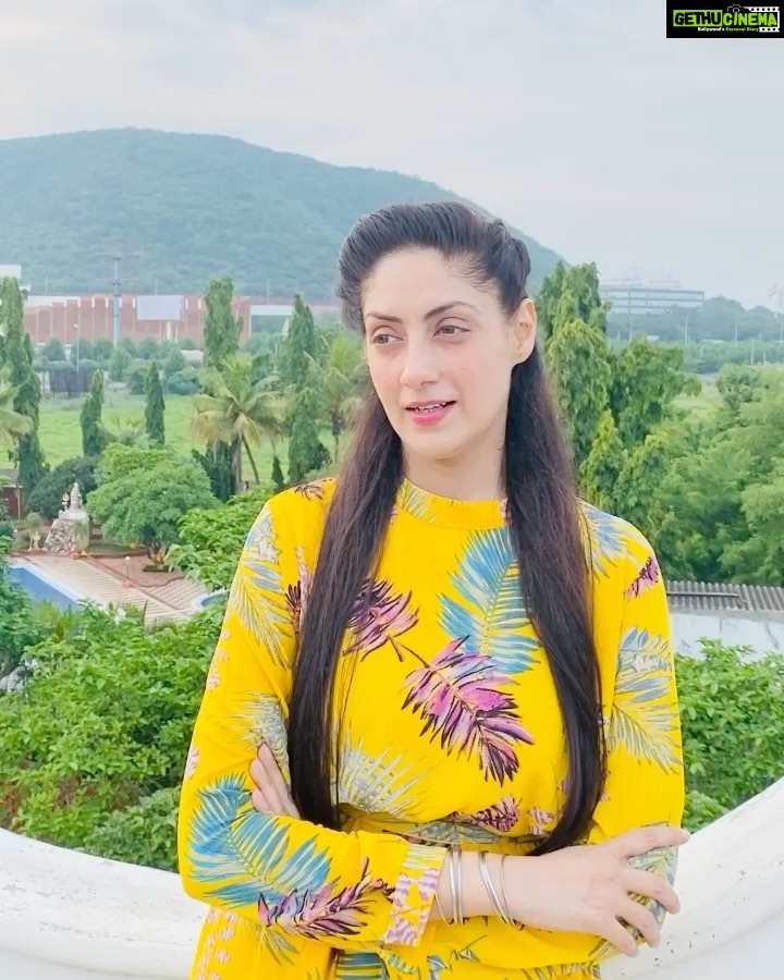 Gurleen Chopra Instagram – Kudrat di godd ch Beth k dekho, tuanu tuade ...