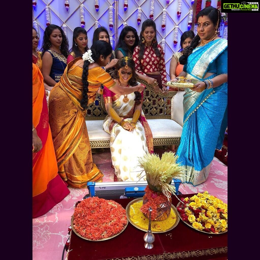 Hariprriya Instagram – ‪Arishina Shastra 🤦🏻‍♀️(Shy)😋😅Getting pampered ...